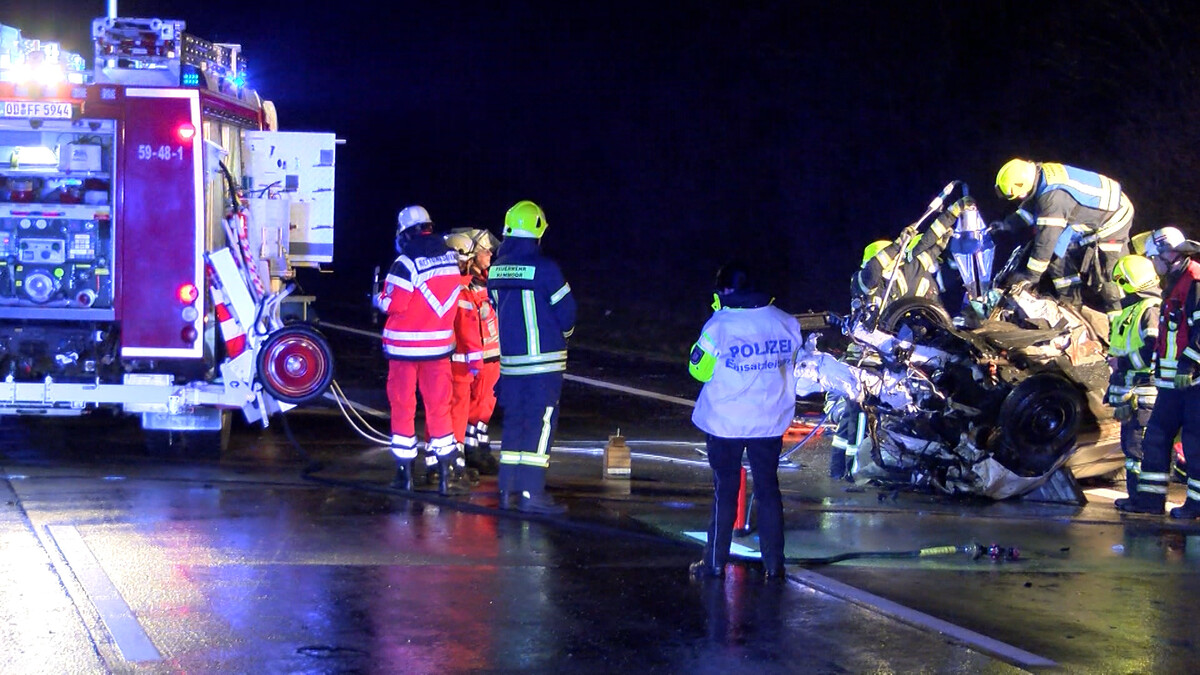 Drei Tote bei schwerem Unfall auf A1