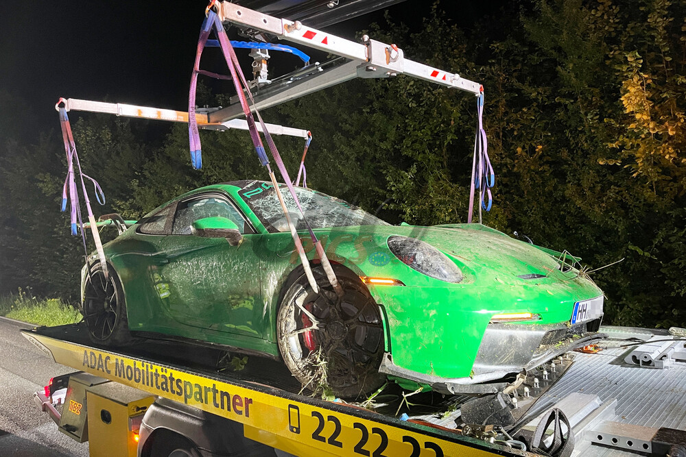 300.000 Euro Porsche zerstört
